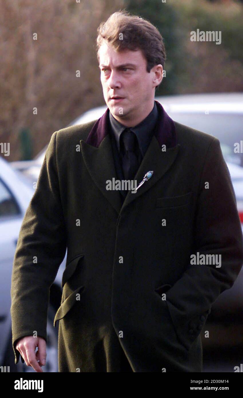 Stephen tompkinson actor in ballykissangel hi-res stock photography and ...