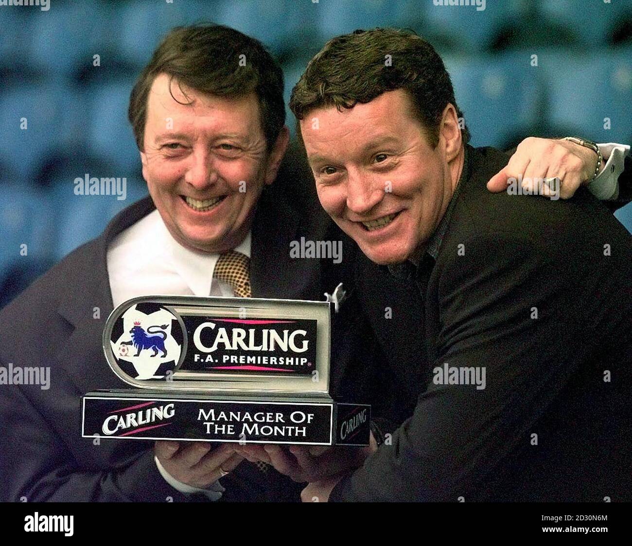 00 premier league trophy hi-res stock photography and images - Alamy