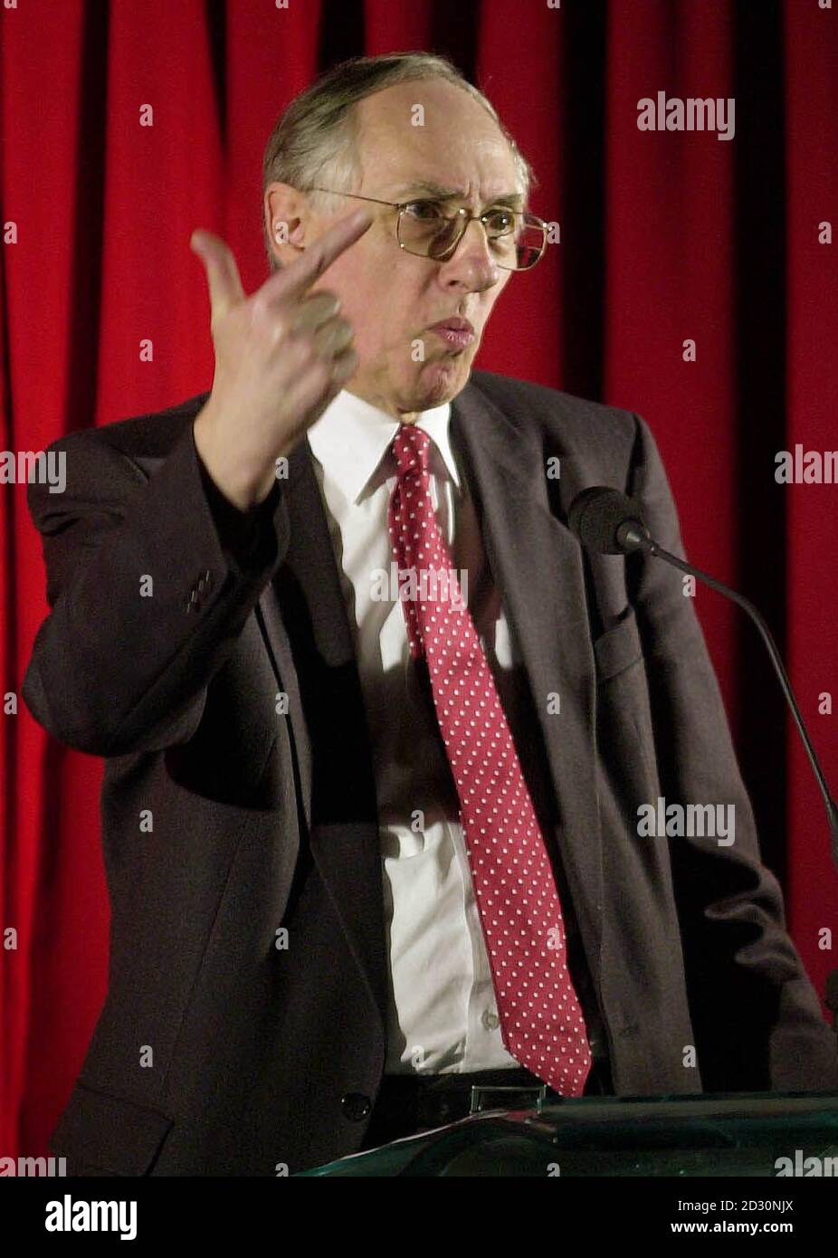 Scottish First Minister Donald Dewar speaks to an audience of party ...