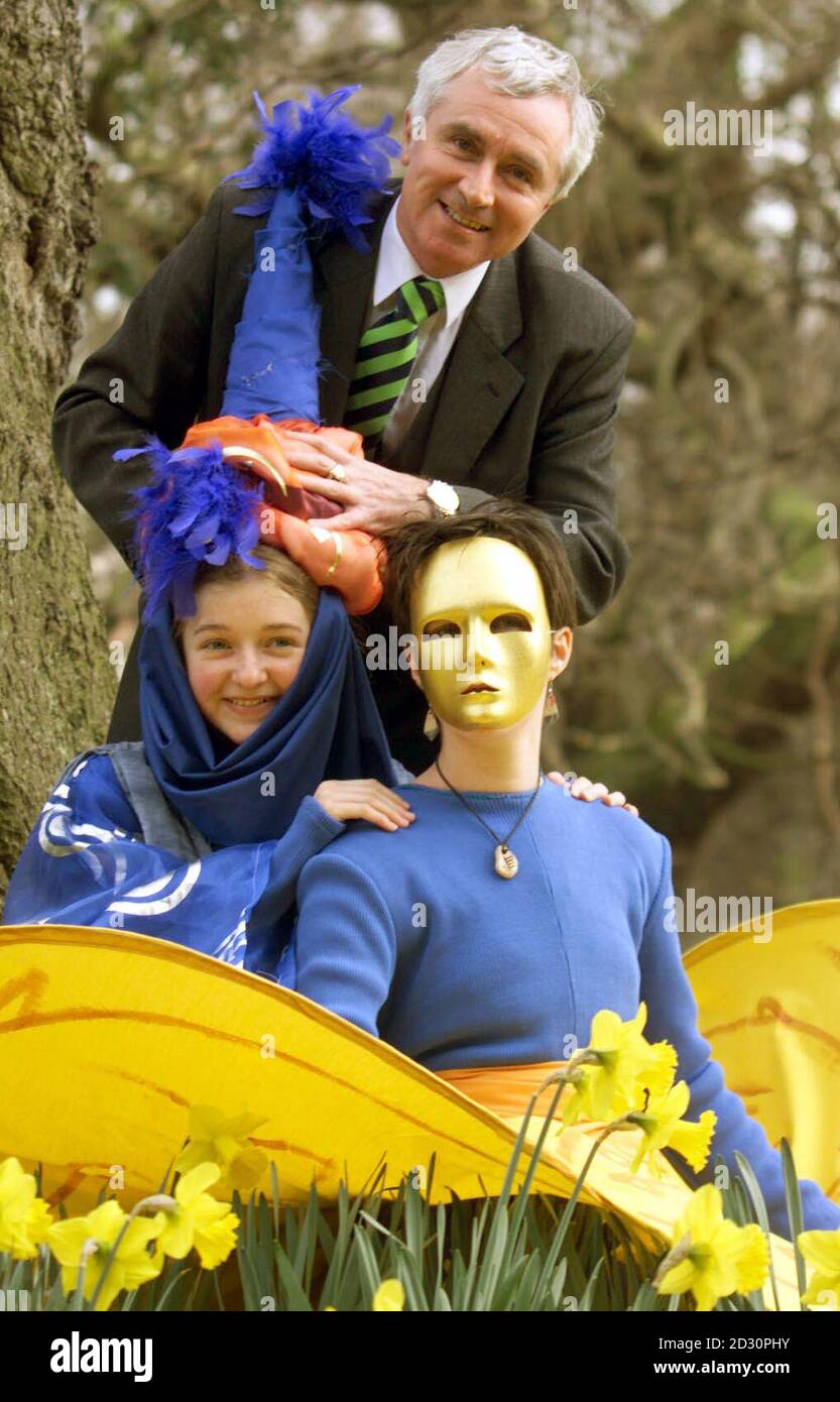 Irish Tourism, Sport and Recreation Minister James McDaid, with Sarah ...