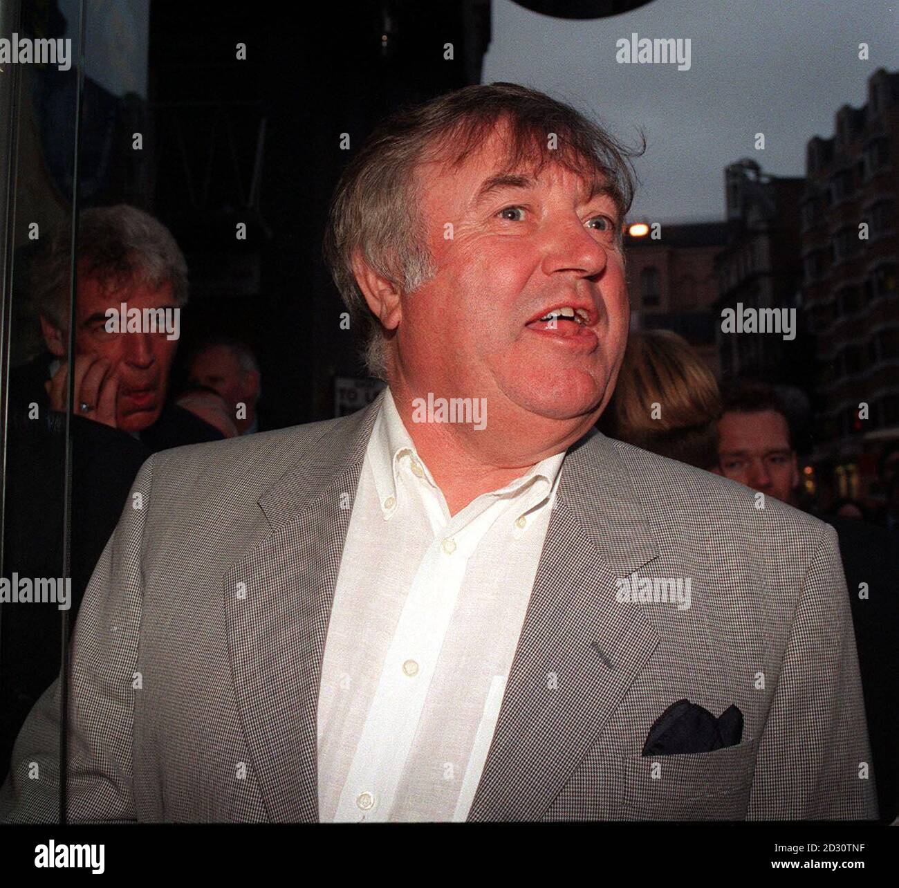 Jimmy tarbuck birthday hi-res stock photography and images - Alamy