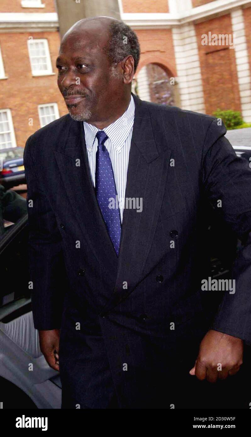 Secretary general commonwealth don mckinnon zimbabwean hi-res stock ...