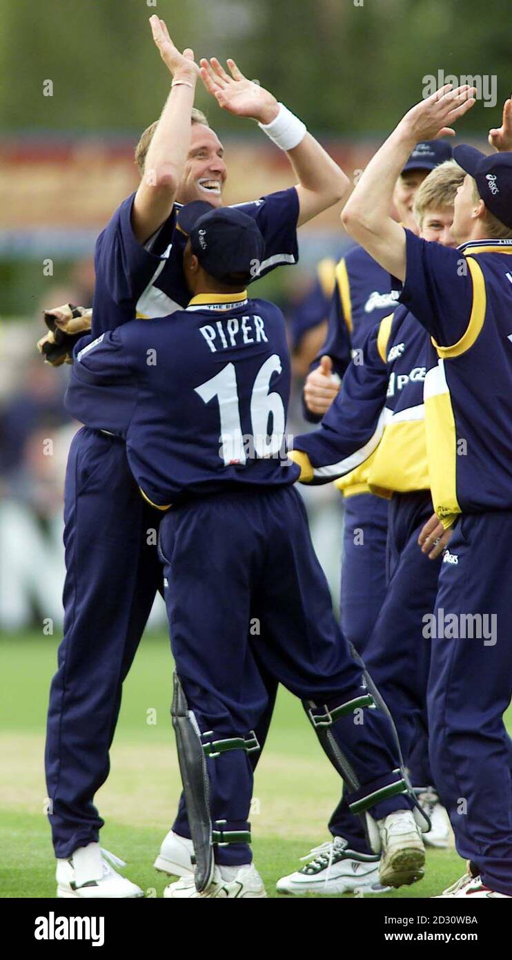 Cricket hawkes v bears hi-res stock photography and images - Alamy