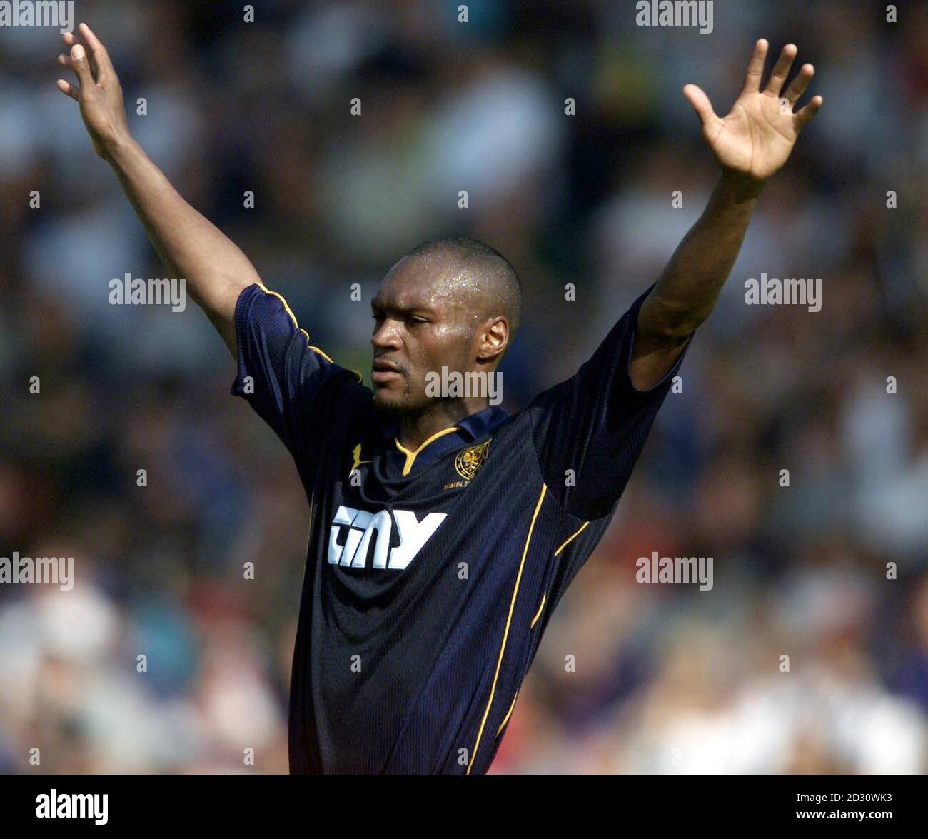 Wimbledons marcus gayle salutes crowd end hi-res stock photography and ...