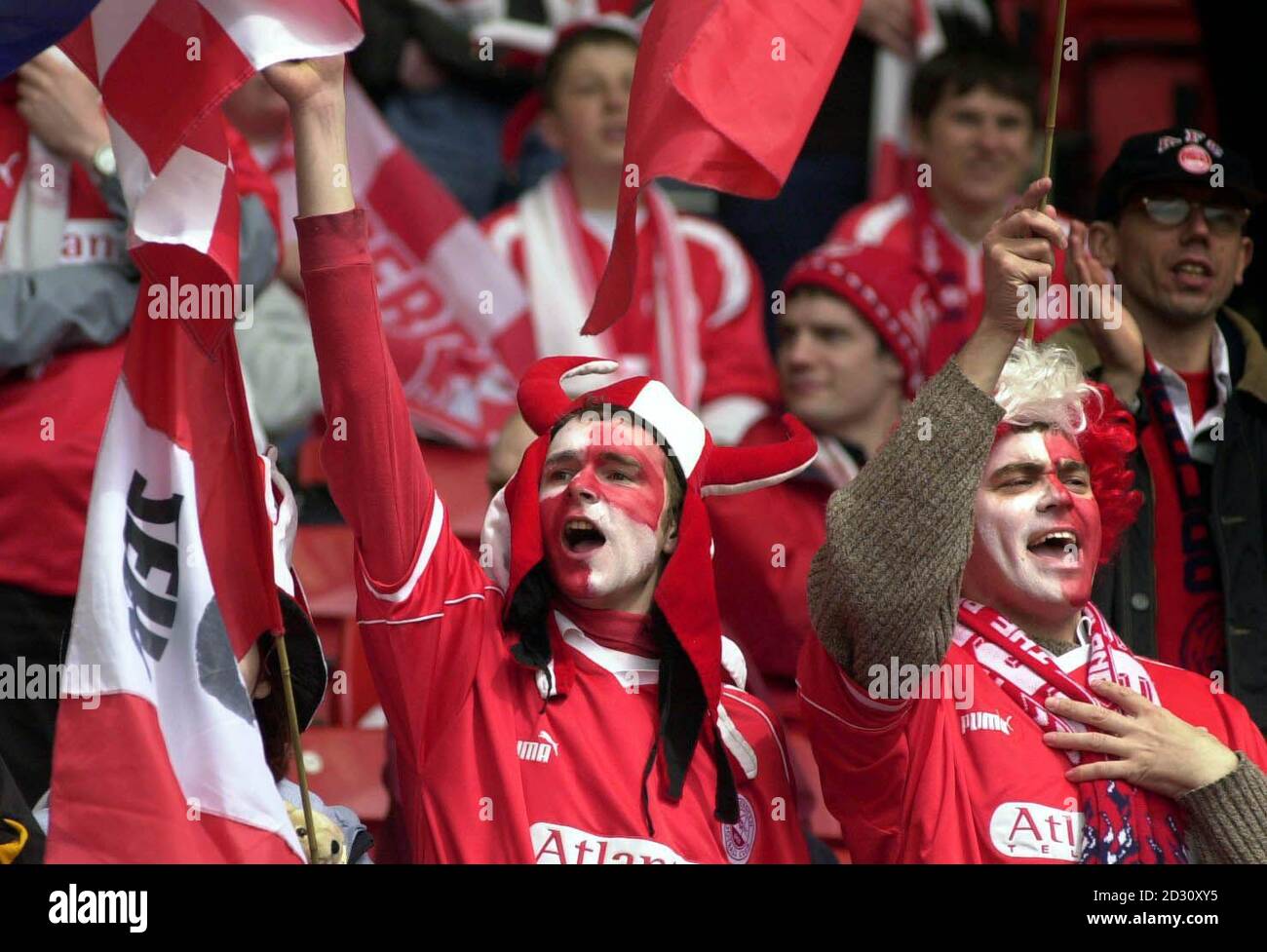 Aberdeens fans wait hi-res stock photography and images - Alamy