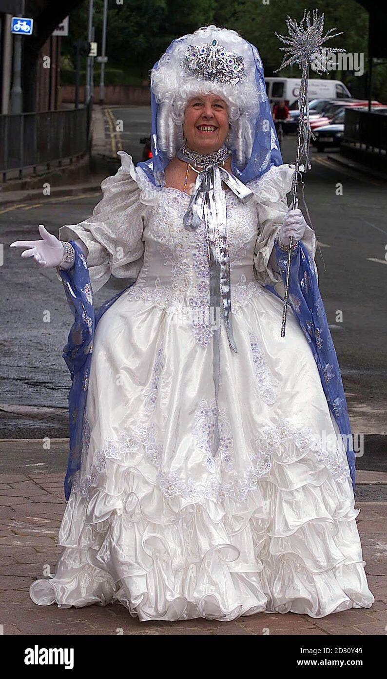 Last of the Summer Wine actress Kathy Staff dressed as the fairy ...