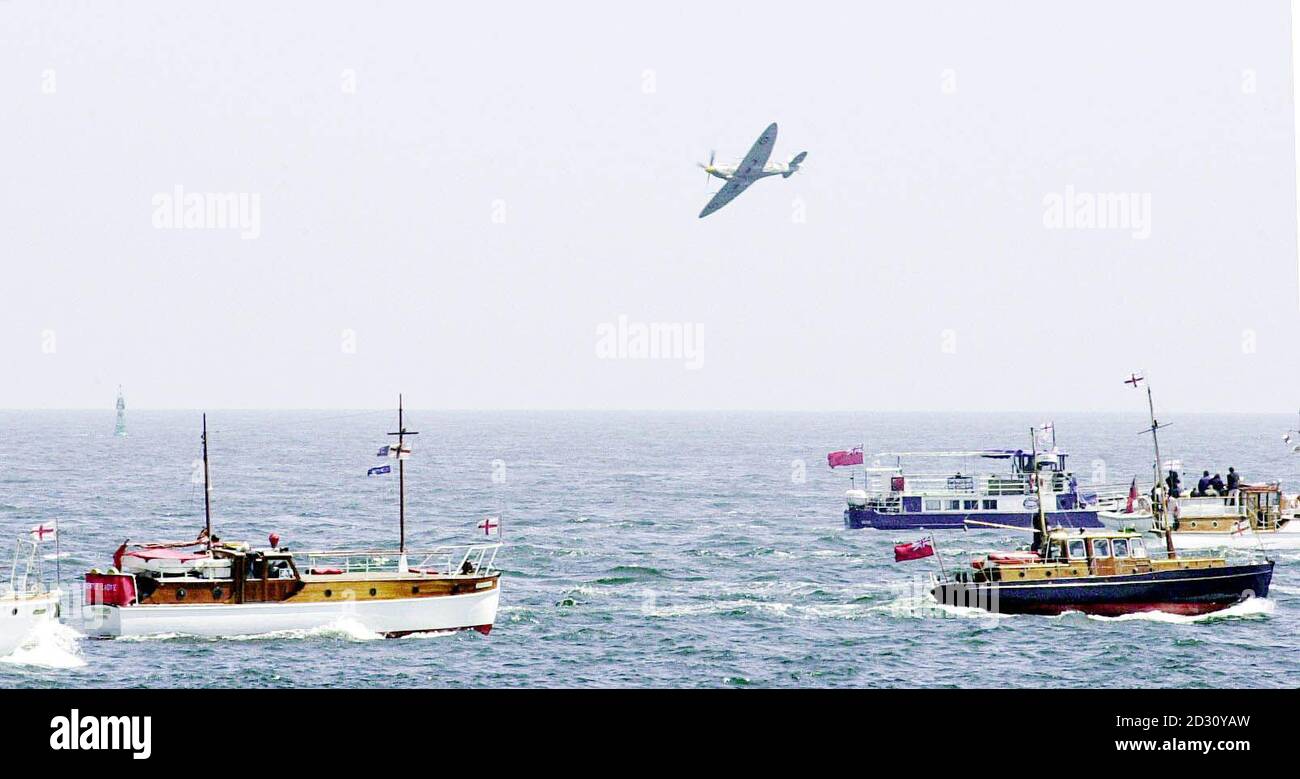 Dunkirk little ships evacuation hi-res stock photography and images - Alamy