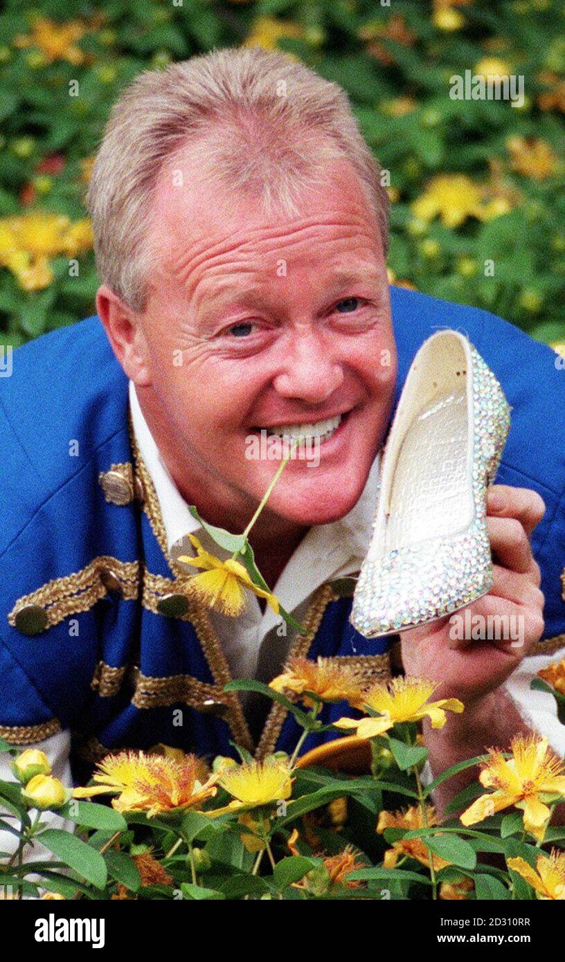 Television host Keith Chegwin, 43, promotes his Christmas pantomime ...