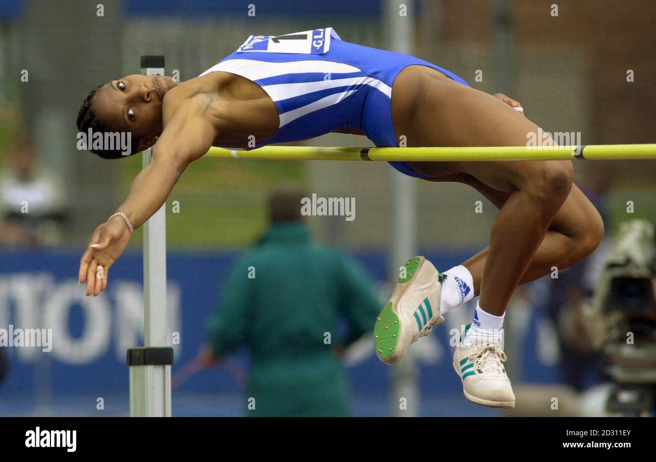 Great Britain's Denise Lewis in action on the high jump at the Great ...