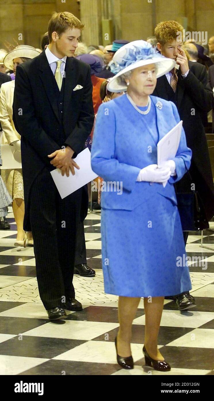 Queen Elizabeth II with Prince William (rear left) and Prince Harry ...