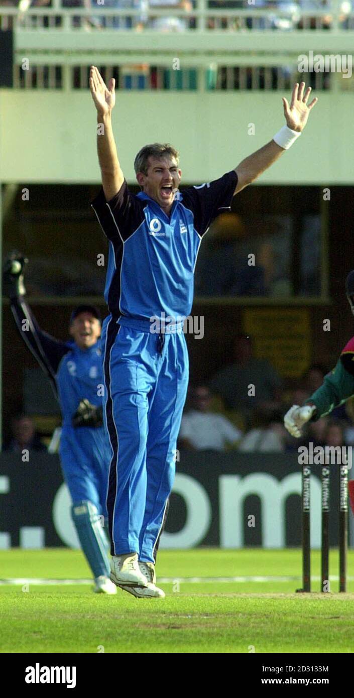 Zimbabwe opener hi-res stock photography and images - Alamy