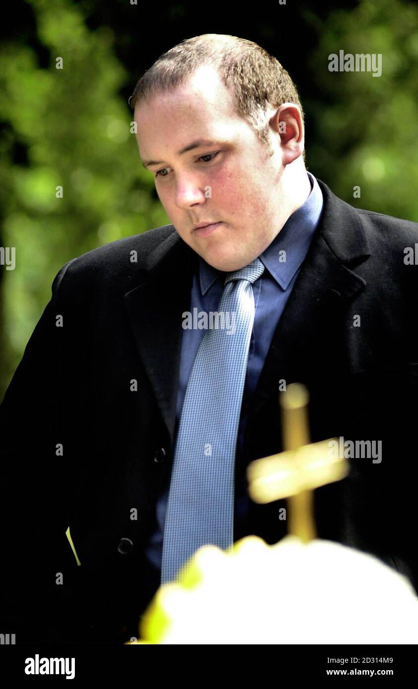 Coach crash accident child funeral hi-res stock photography and images ...