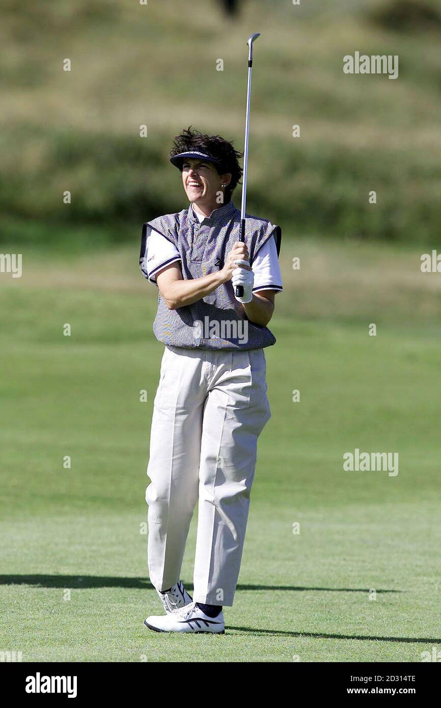 America's Juli Inkster plays her second shot to the 8th hole during the ...