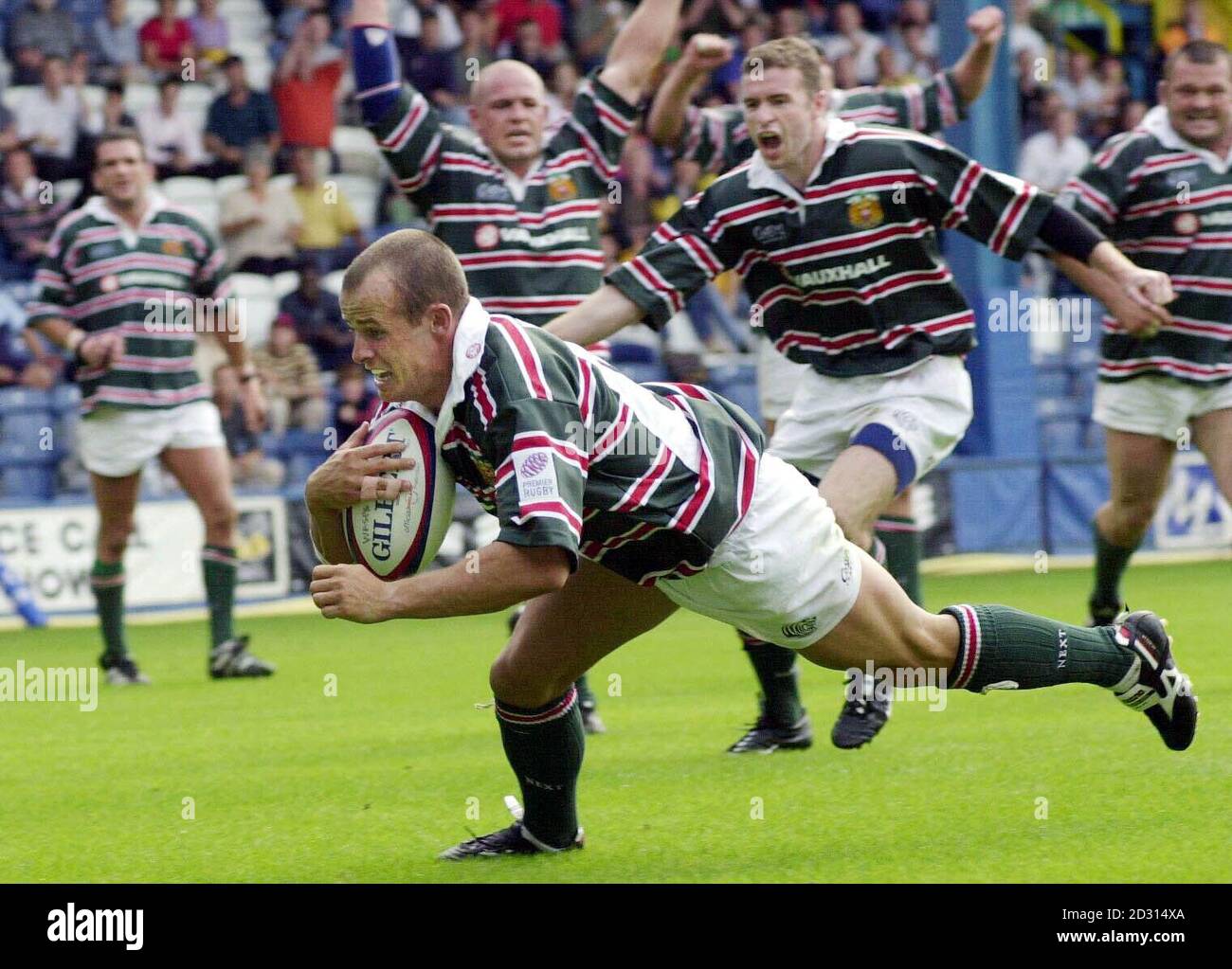 Rugby union action scoring diving try austin healey hi-res stock ...