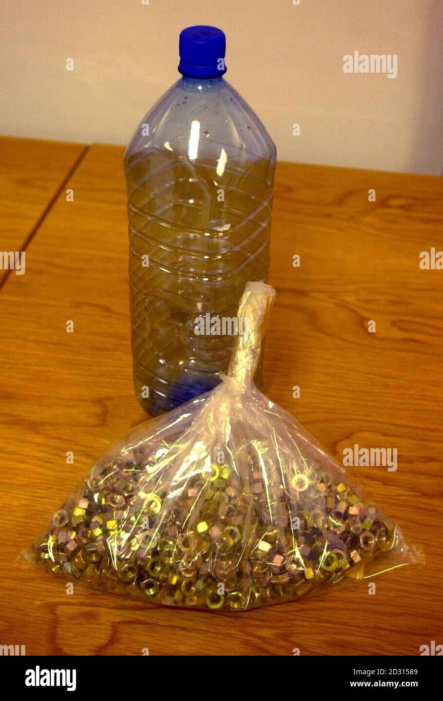 Empty bag nuts hi-res stock photography and images - Alamy