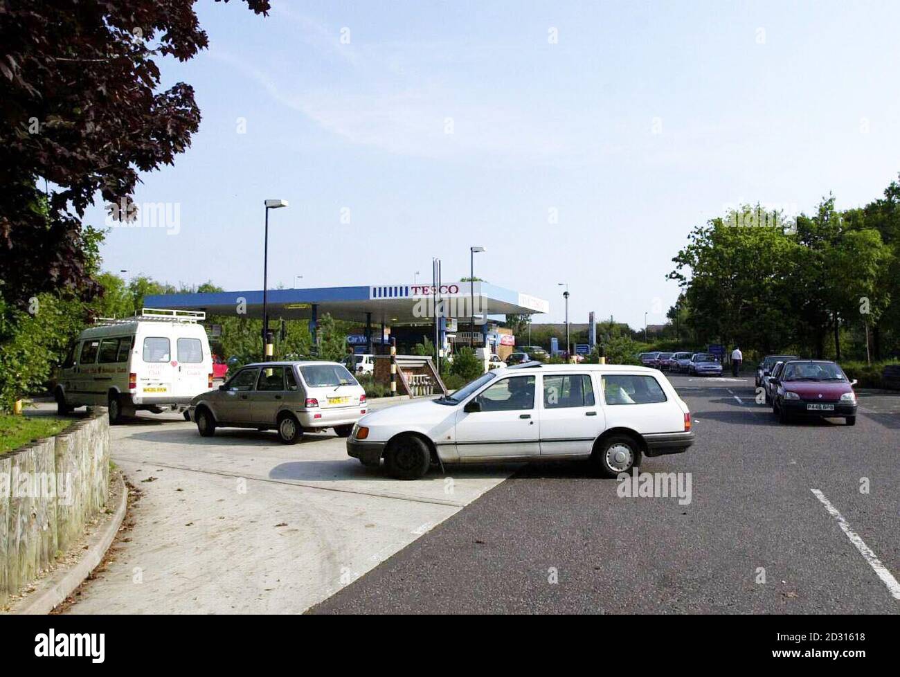 Fill up stations hi-res stock photography and images - Alamy