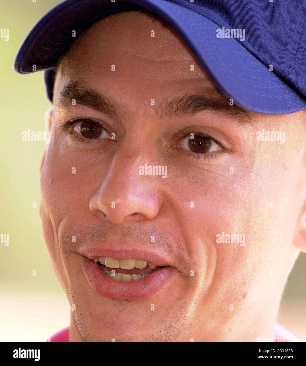 Jonathan edwards triple jump hi-res stock photography and images - Alamy