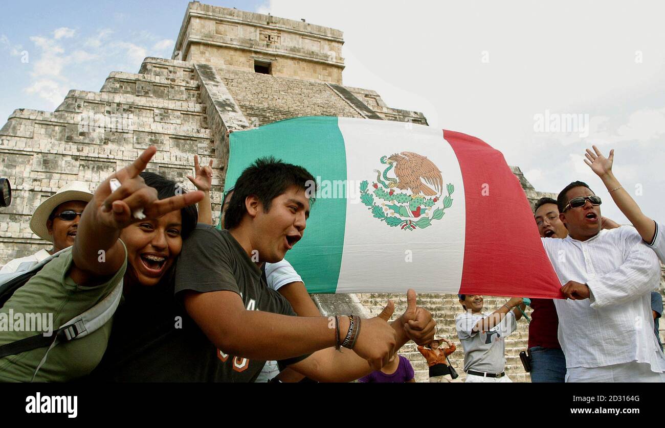 Kukulkan Statue High Resolution Stock Photography and Images - Alamy