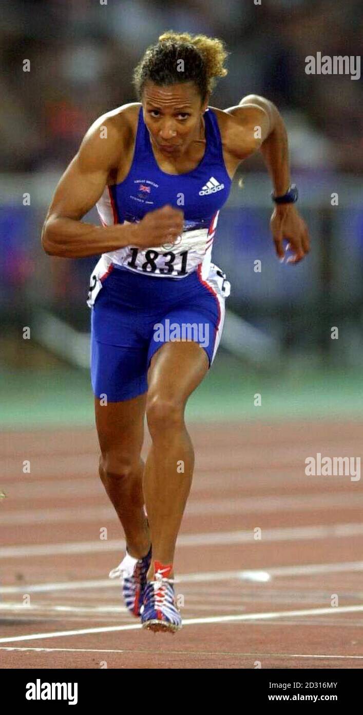 Great Britain's Kelly Holmes in action during the Women's 800m semi ...