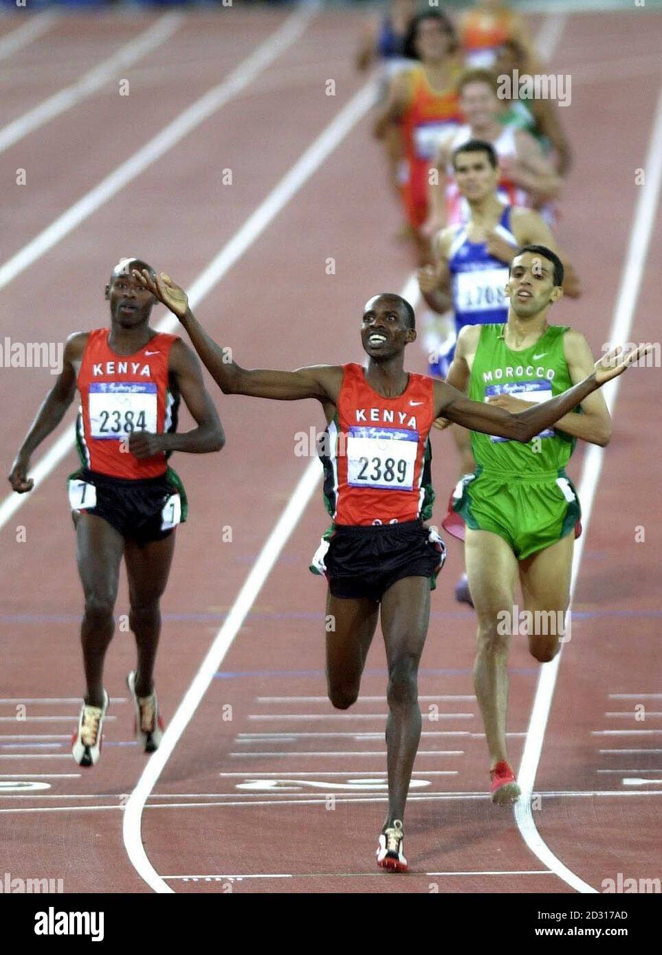 Kenya's Noah Ngeny (2389) celebrates after winning the Men's 1500m ...