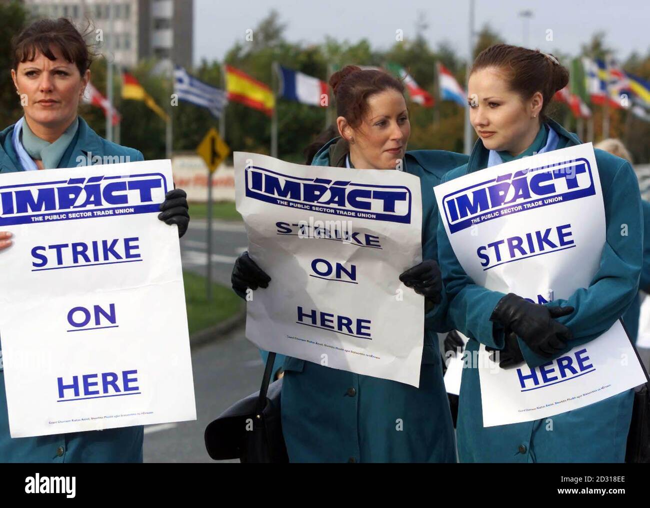 500 cabin crew hi-res stock photography and images - Alamy