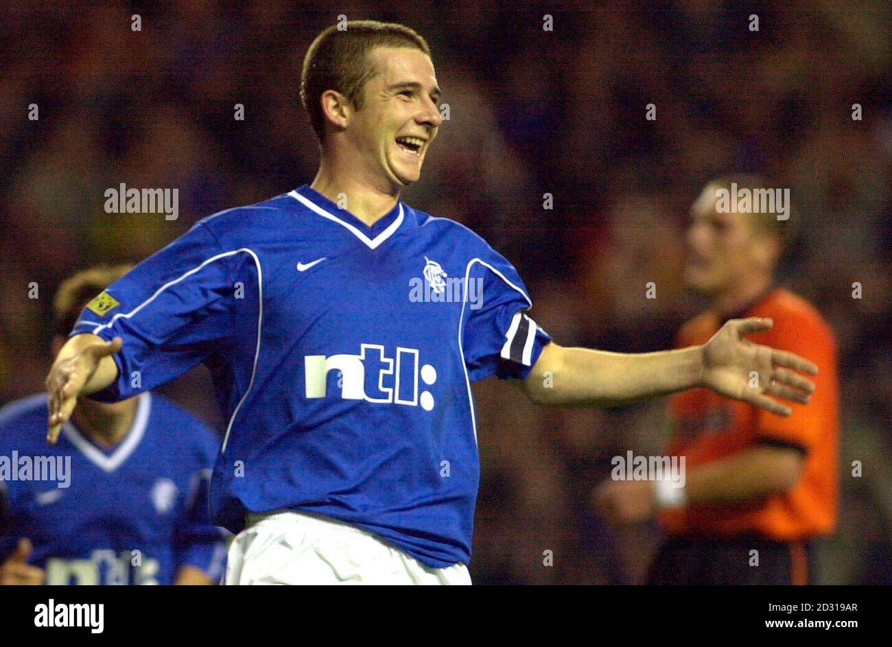 Sport football action celebrating barry ferguson hi-res stock ...