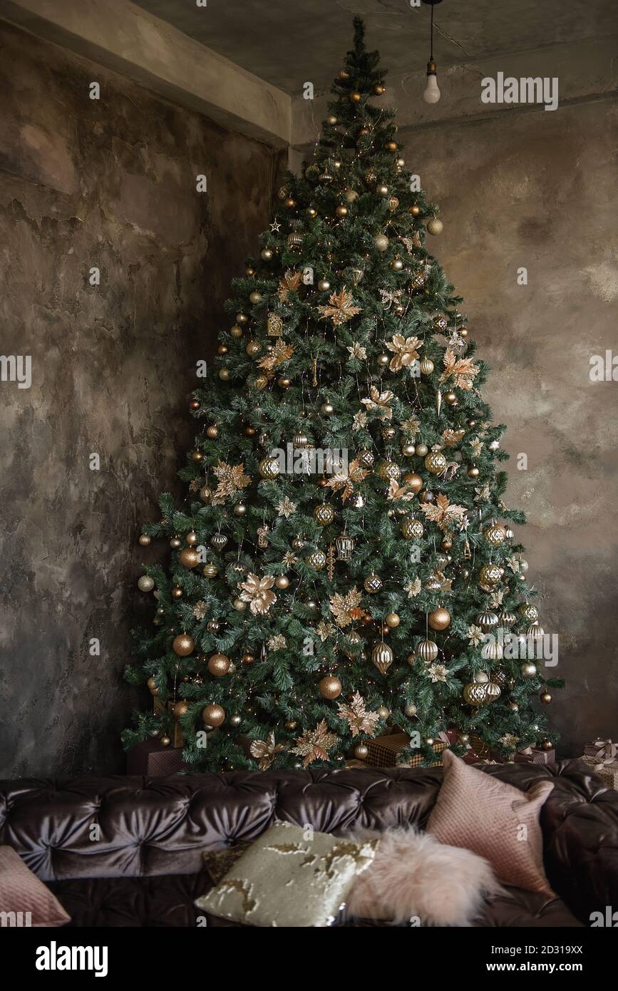 Beautiful festive cozy christmas tree hi-res stock photography and ...