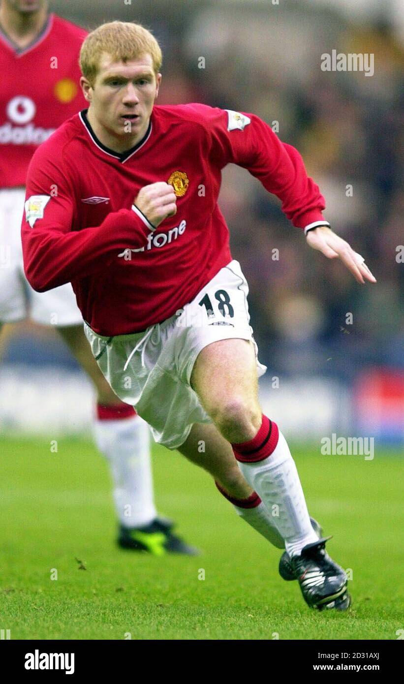 Football action running paul scholes hi-res stock photography and ...