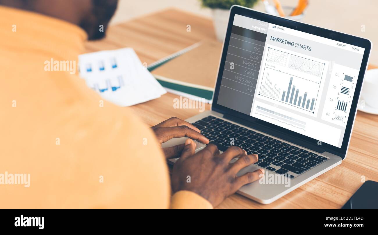 Businessman charts hi-res stock photography and images - Alamy