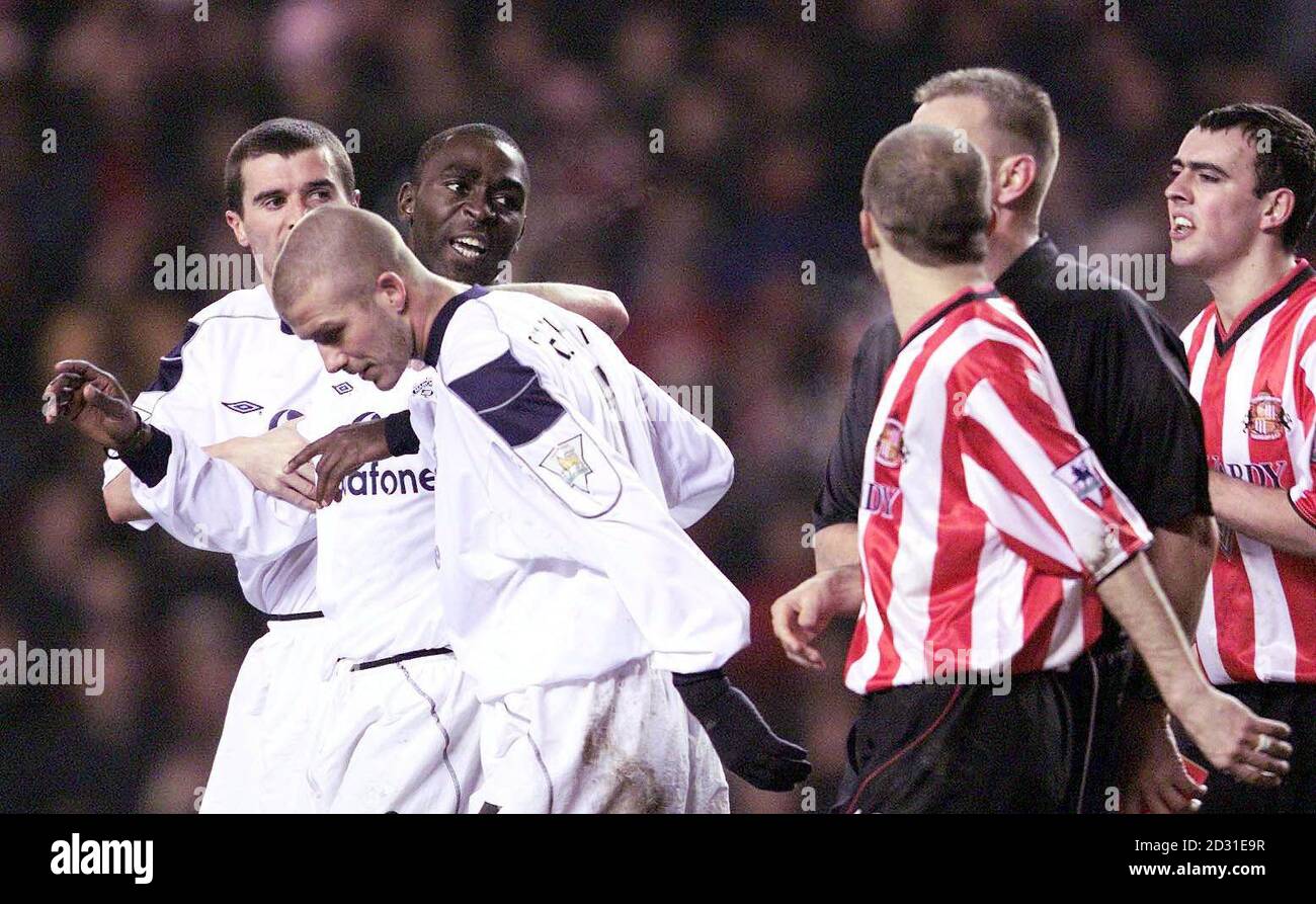 Football arguing roy keane hi-res stock photography and images - Alamy