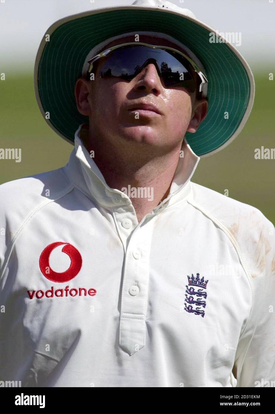 England cricketer robert croft feels heat hi-res stock photography and ...