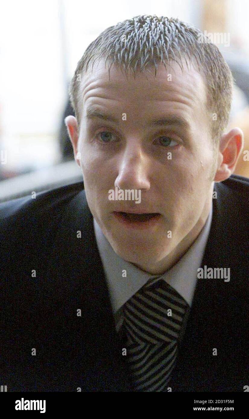 Jonathan woodgate and lee bowyer hi-res stock photography and images ...