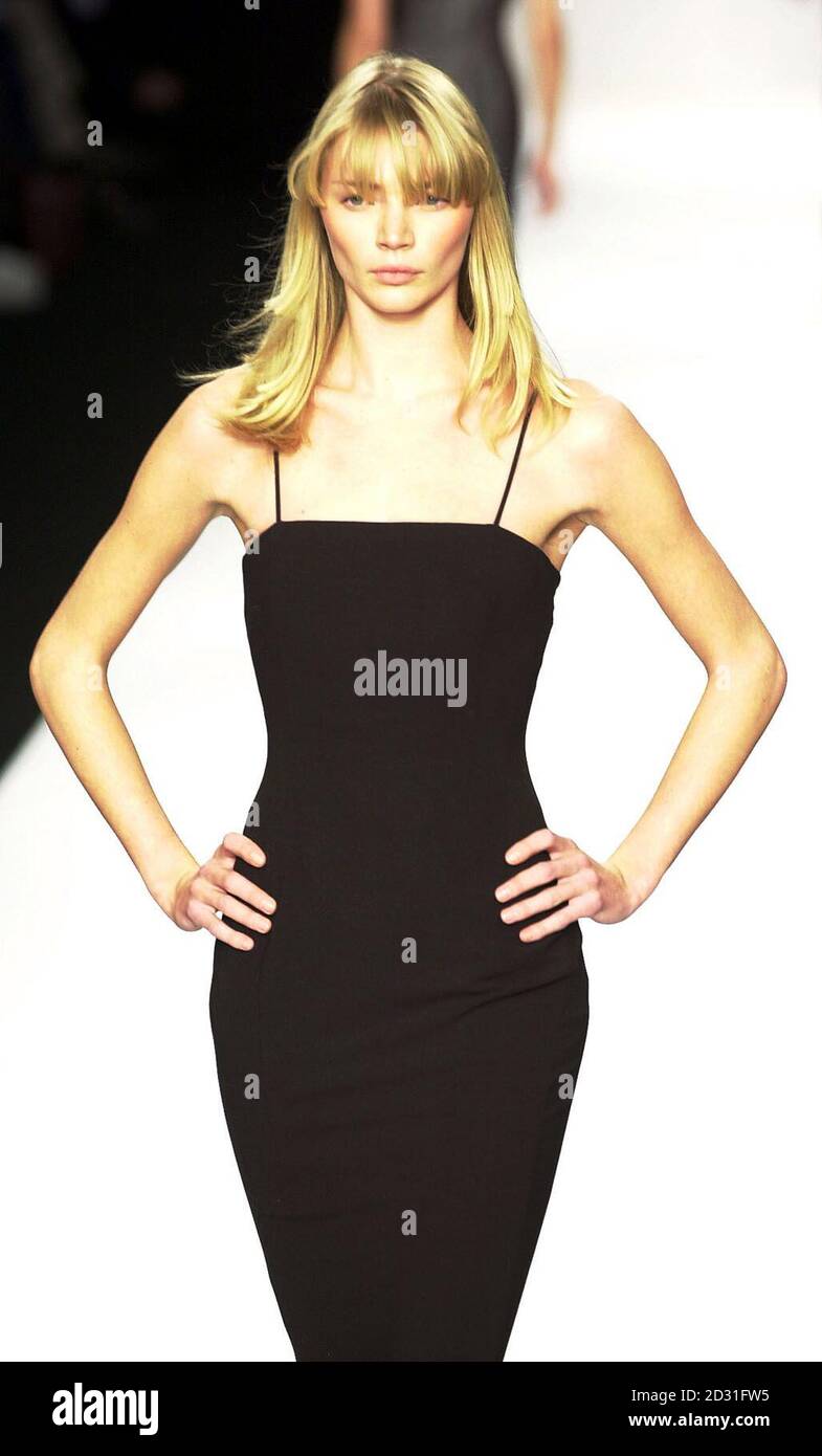 Celebrity fashion black dress blonde jodie kidd hi-res stock ...