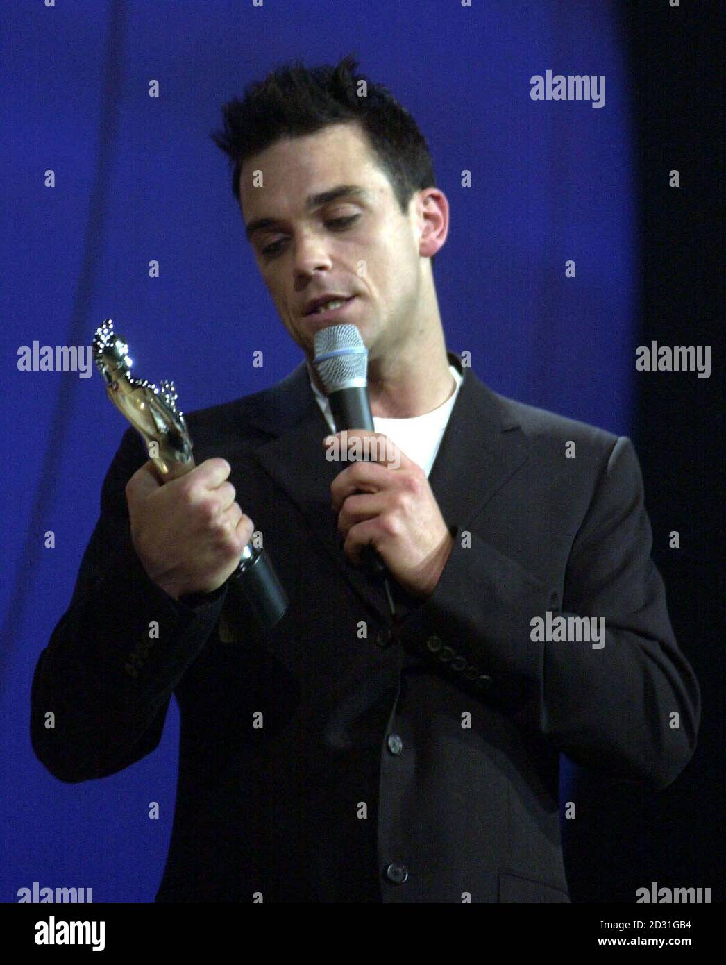 Robbie williams 00s hi-res stock photography and images - Alamy