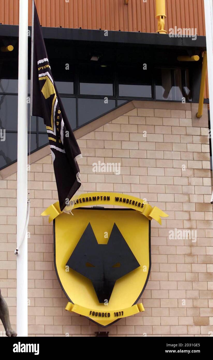 Wolverhampton wanderers football 1950s hi-res stock photography and ...