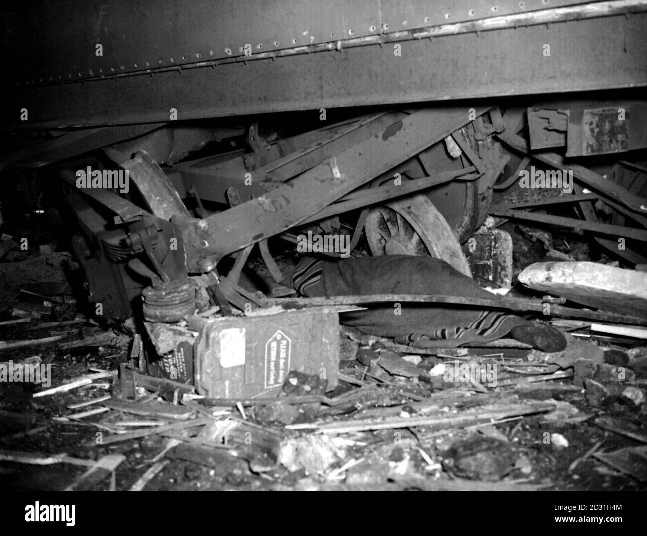 Harrow and wealdstone train crash 1952 hi-res stock photography and ...