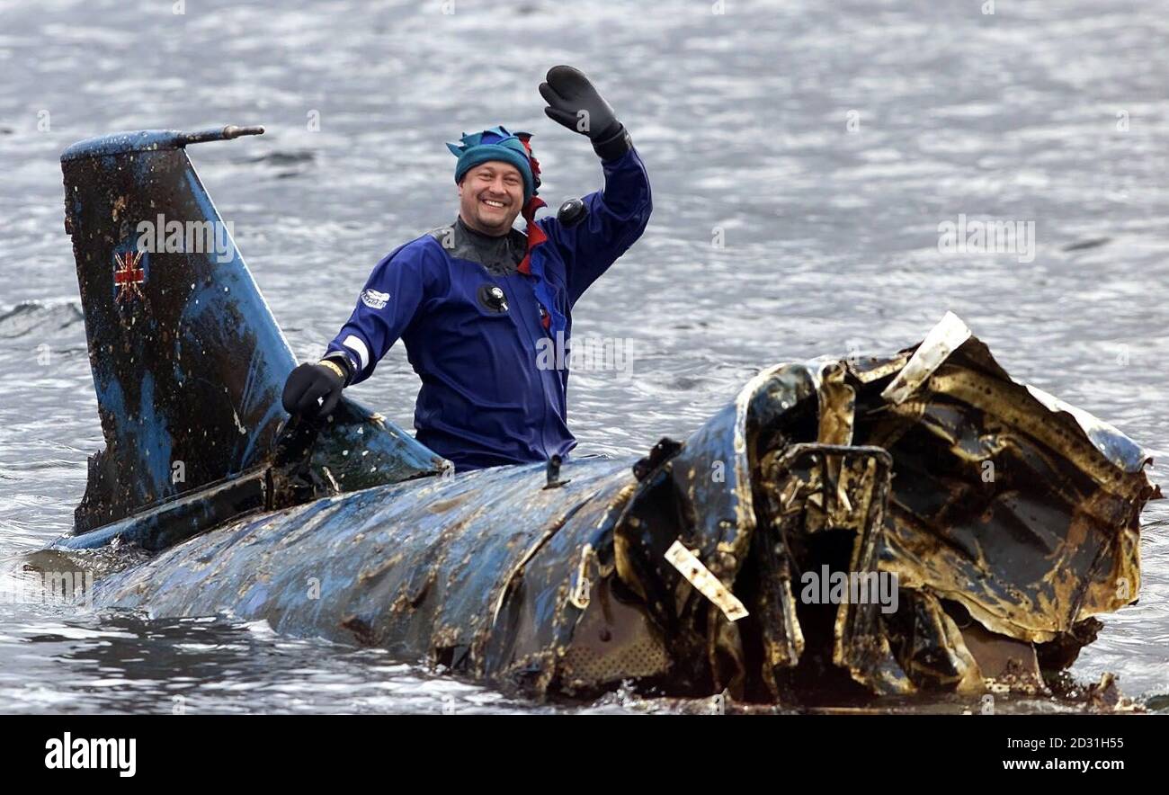 Bill Smith, leader of the underwater team on top of the wreck of the ...