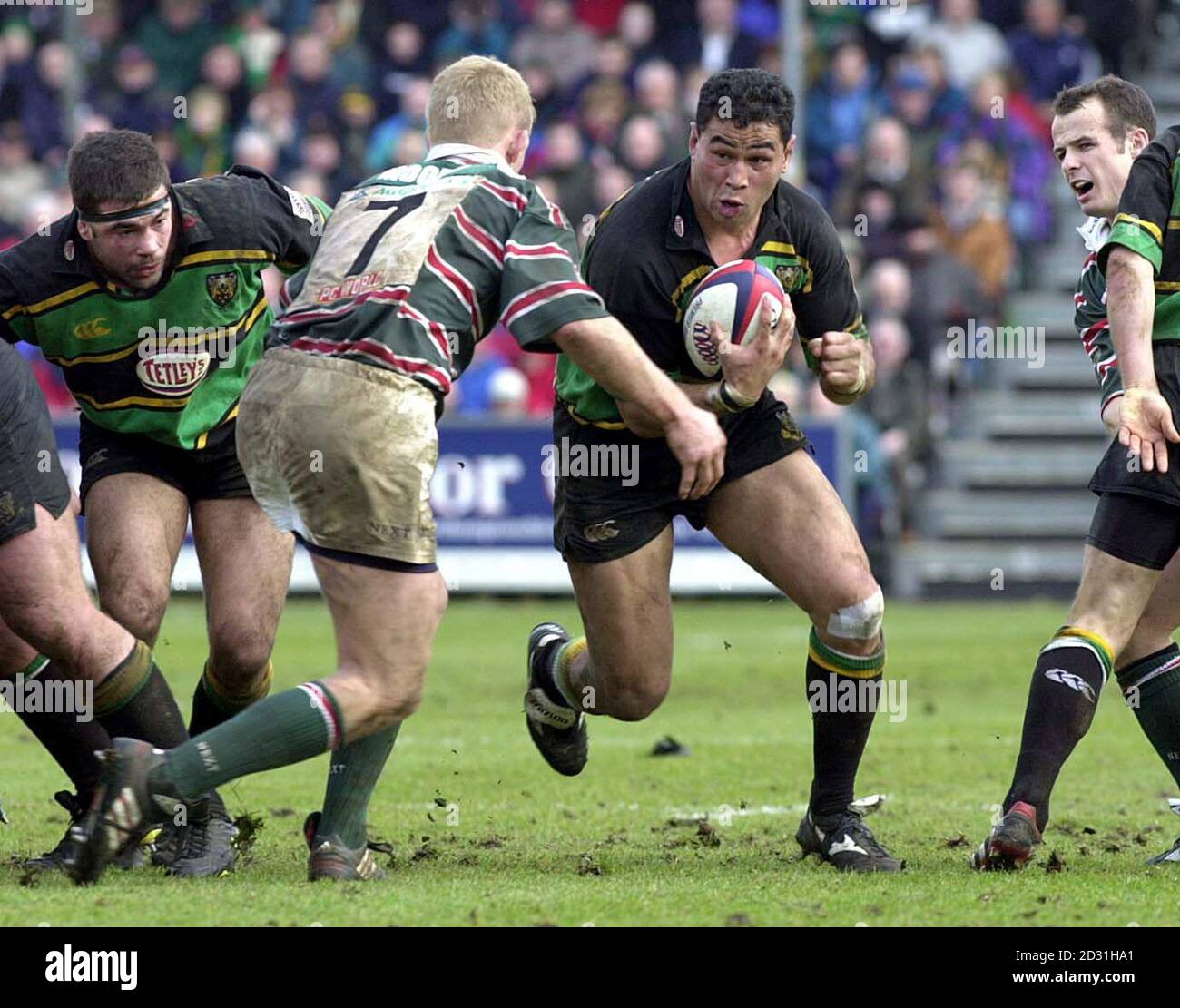 Breaks of the back of the scrum hi-res stock photography and images - Alamy