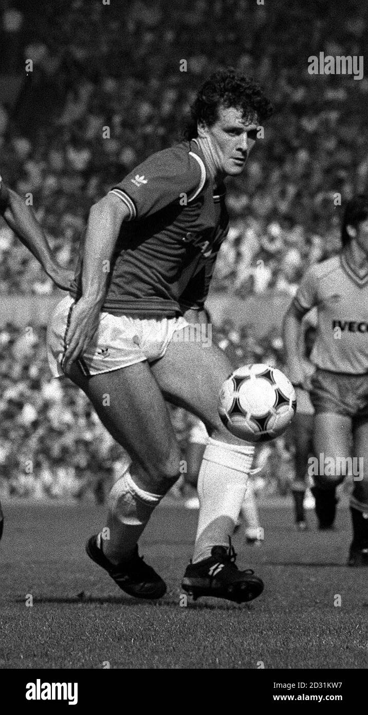 Football action mark hughes Black and White Stock Photos & Images - Alamy