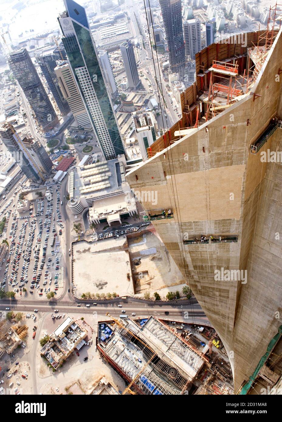 Construction skyscrapers kuwait city hi-res stock photography and ...