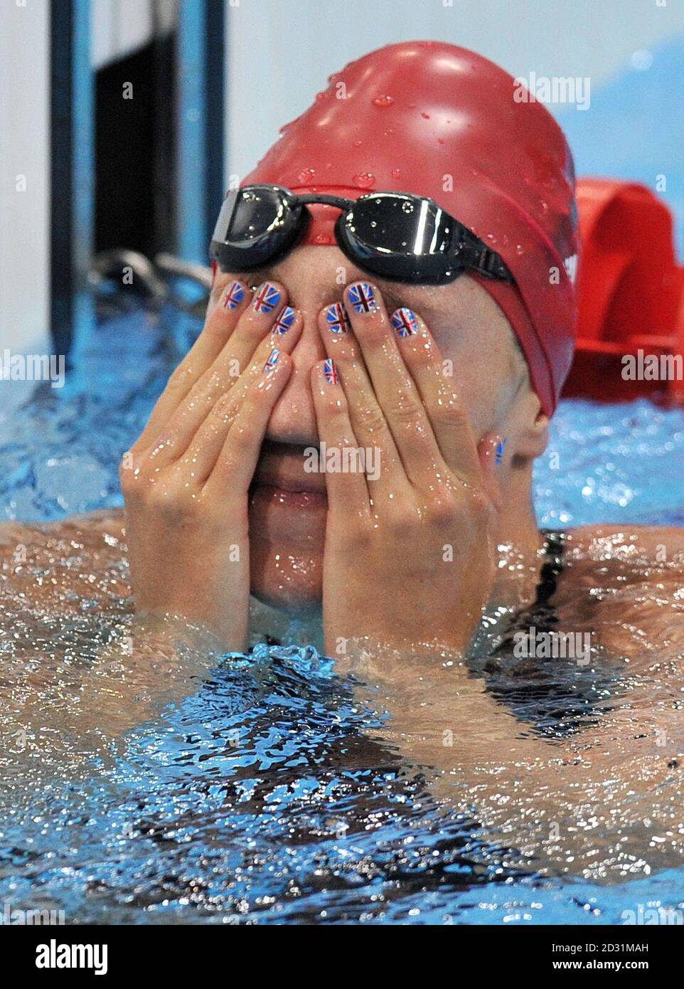 Great Britain's Elizabeth Simmonds shows her dejection after her heat ...