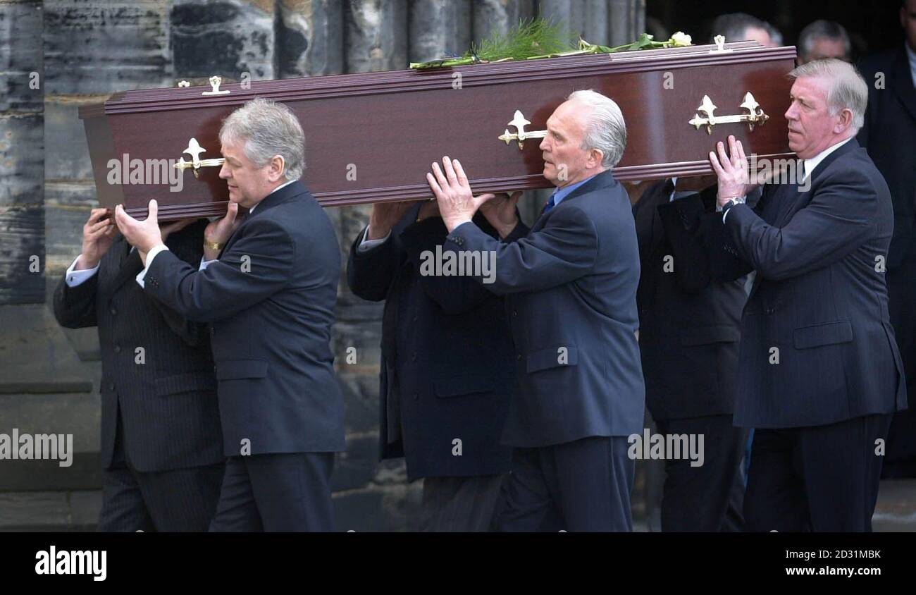 Former team colleagues l r alex willoughby hi-res stock photography and ...