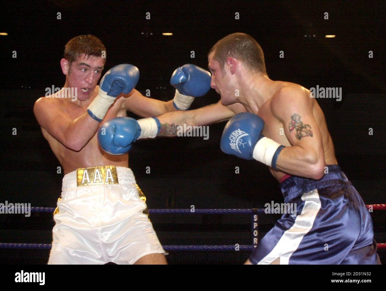 Alex Arthur (left) on his way to beating Daffyn Carlin at the Cardiff ...