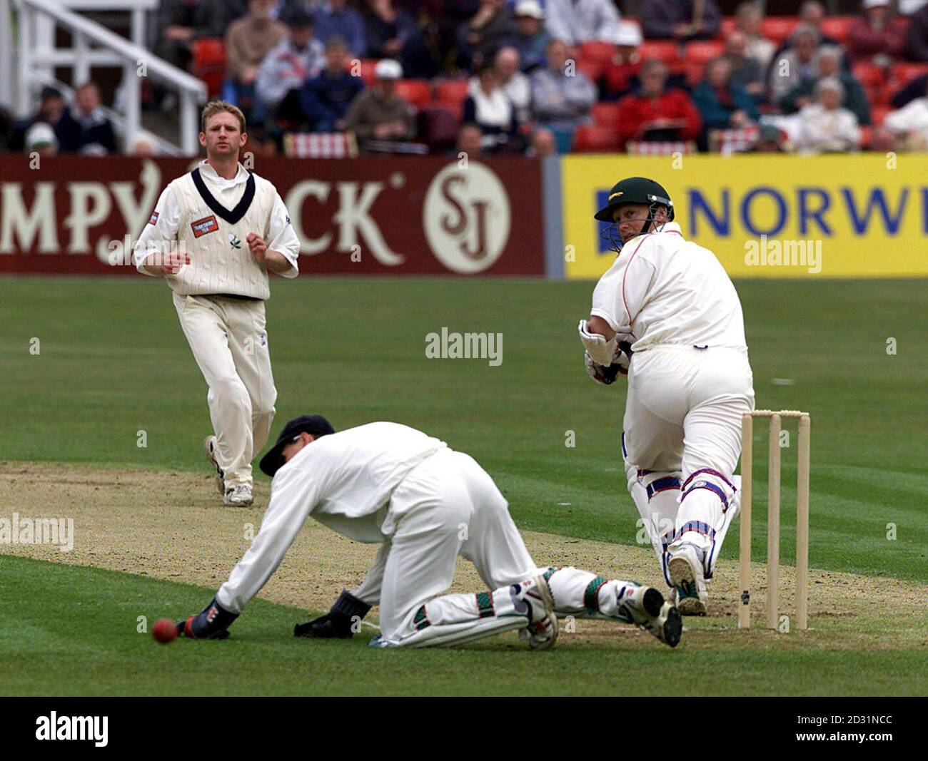 Wicketkeeper richard blakey hi-res stock photography and images - Alamy