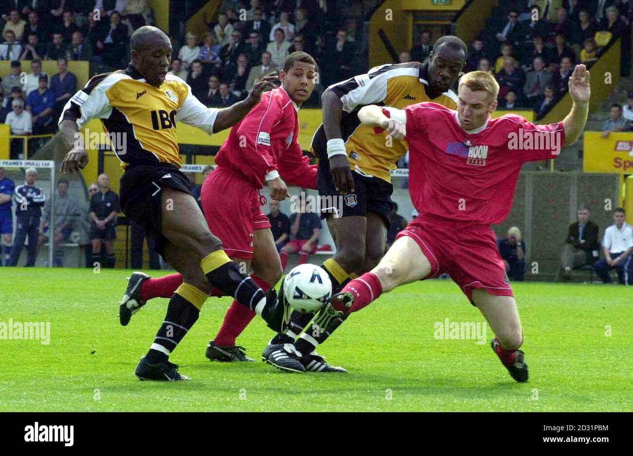 Leyton orients dean smith hi-res stock photography and images - Alamy