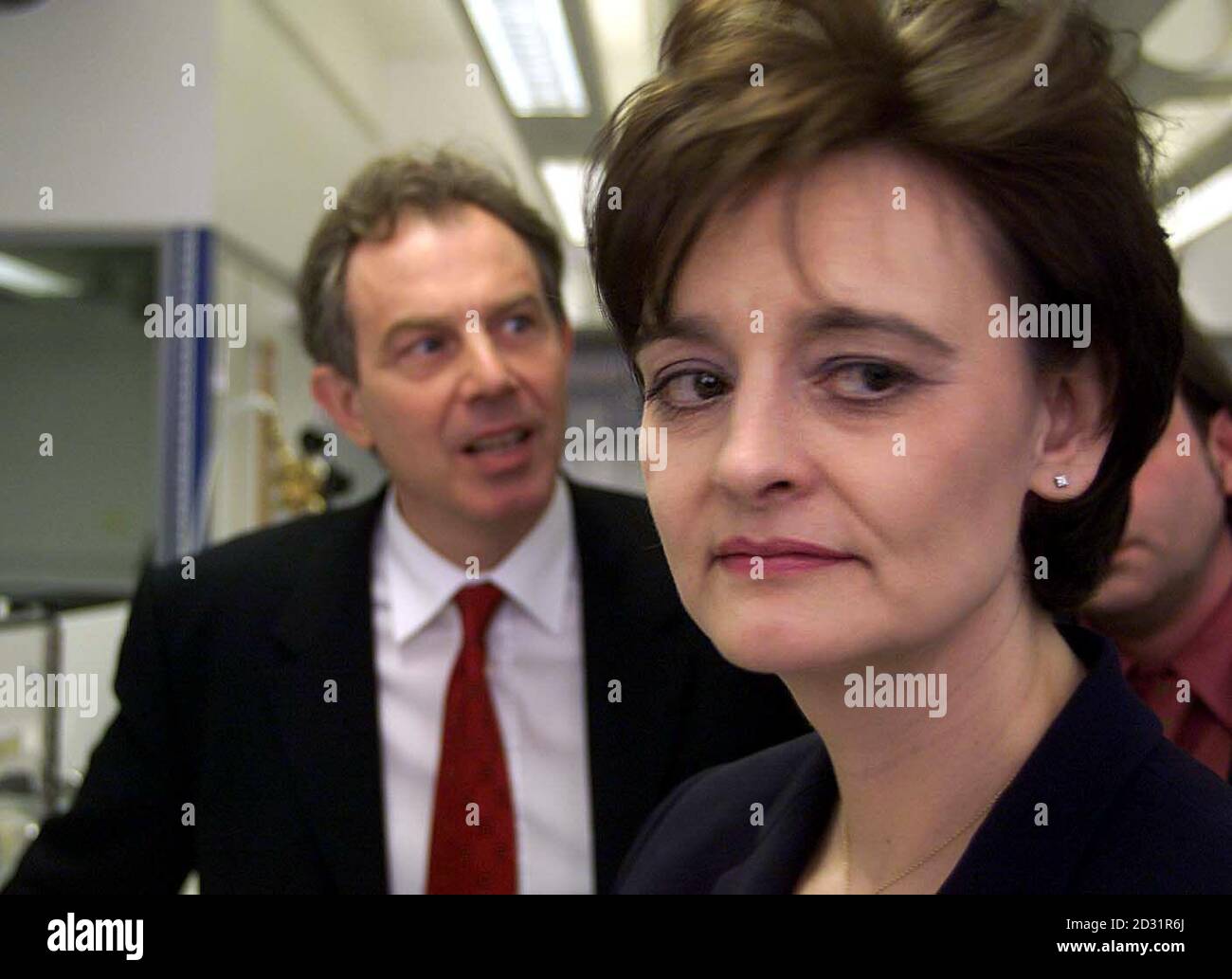 Prime minister tony blair institute cancer research hi-res stock ...