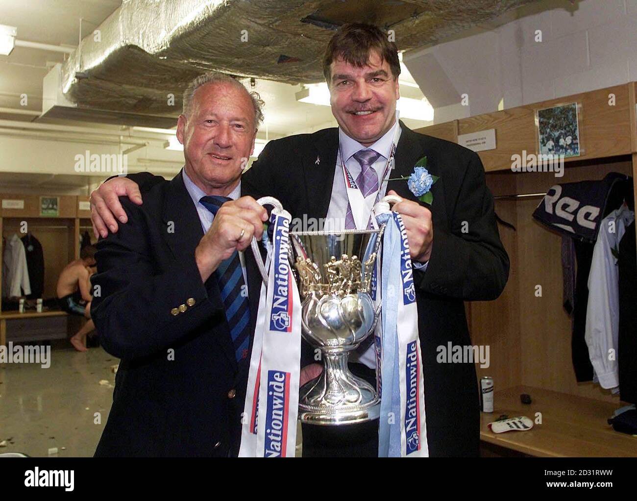 Nat lofthouse hi-res stock photography and images - Alamy