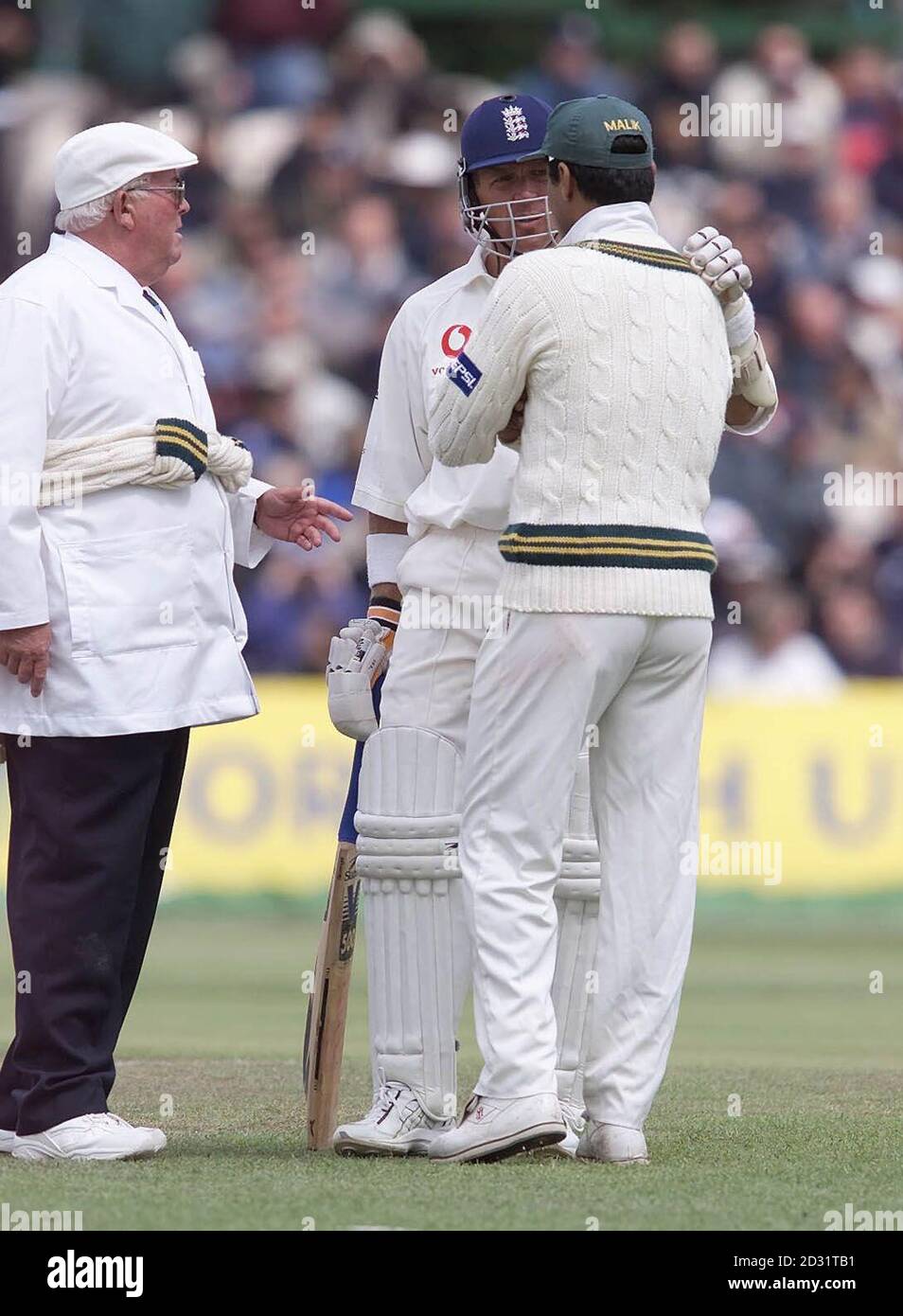 David shepherd cricket umpire hi-res stock photography and images - Alamy