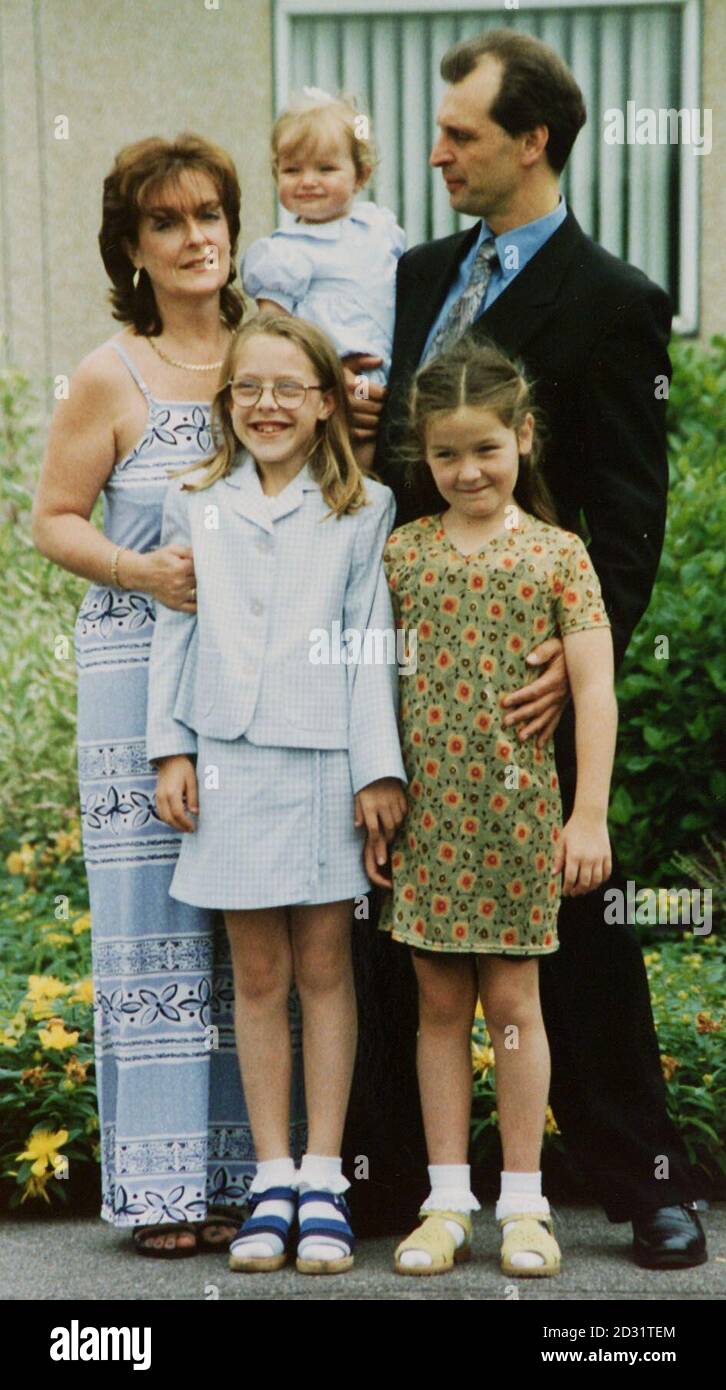 Collect photograph of nine year old Elizabeth Bee (right), her twin ...