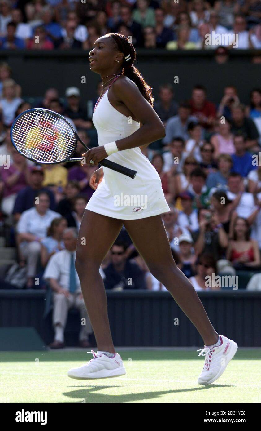 2001 lawn tennis championships wimbledon hi-res stock photography and ...